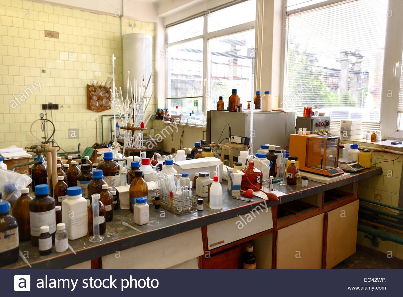 Messy Laboratory Stock Photos & Messy Laboratory Stock Images - Alamy