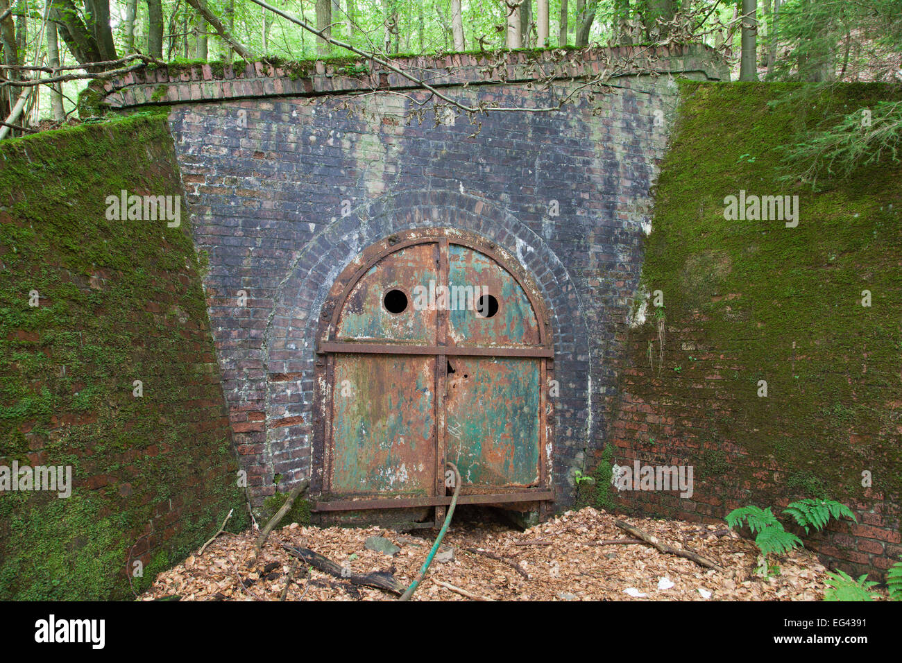 Closed water tunnel hi-res stock photography and images - Alamy