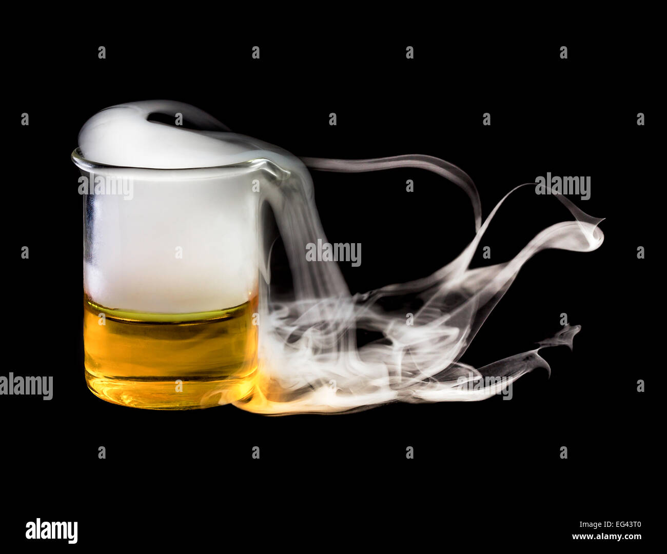 Liquid nitrogen hi-res stock photography and images - Alamy