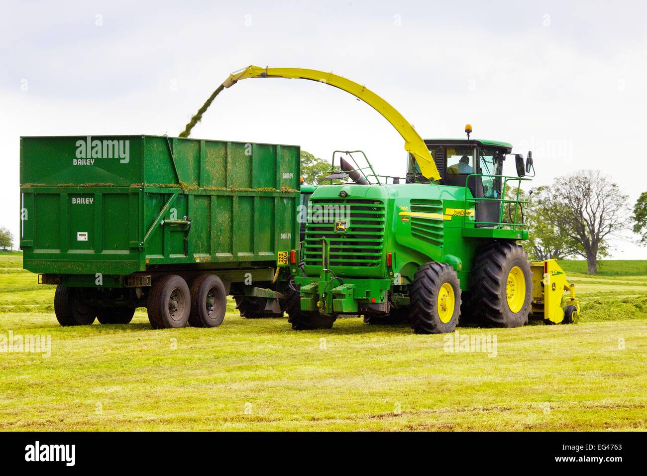 John Deere 7450 Self-Propelled Forage Harvesters and Bailey mechanical ...
