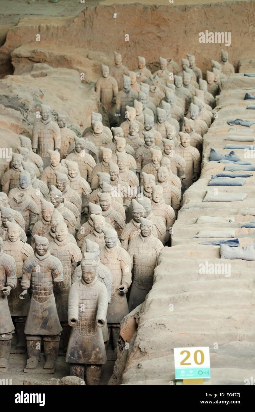 Terra-cotta Warriors at the tomb of Emperor Qui Shi Huang. UNESCO World ...