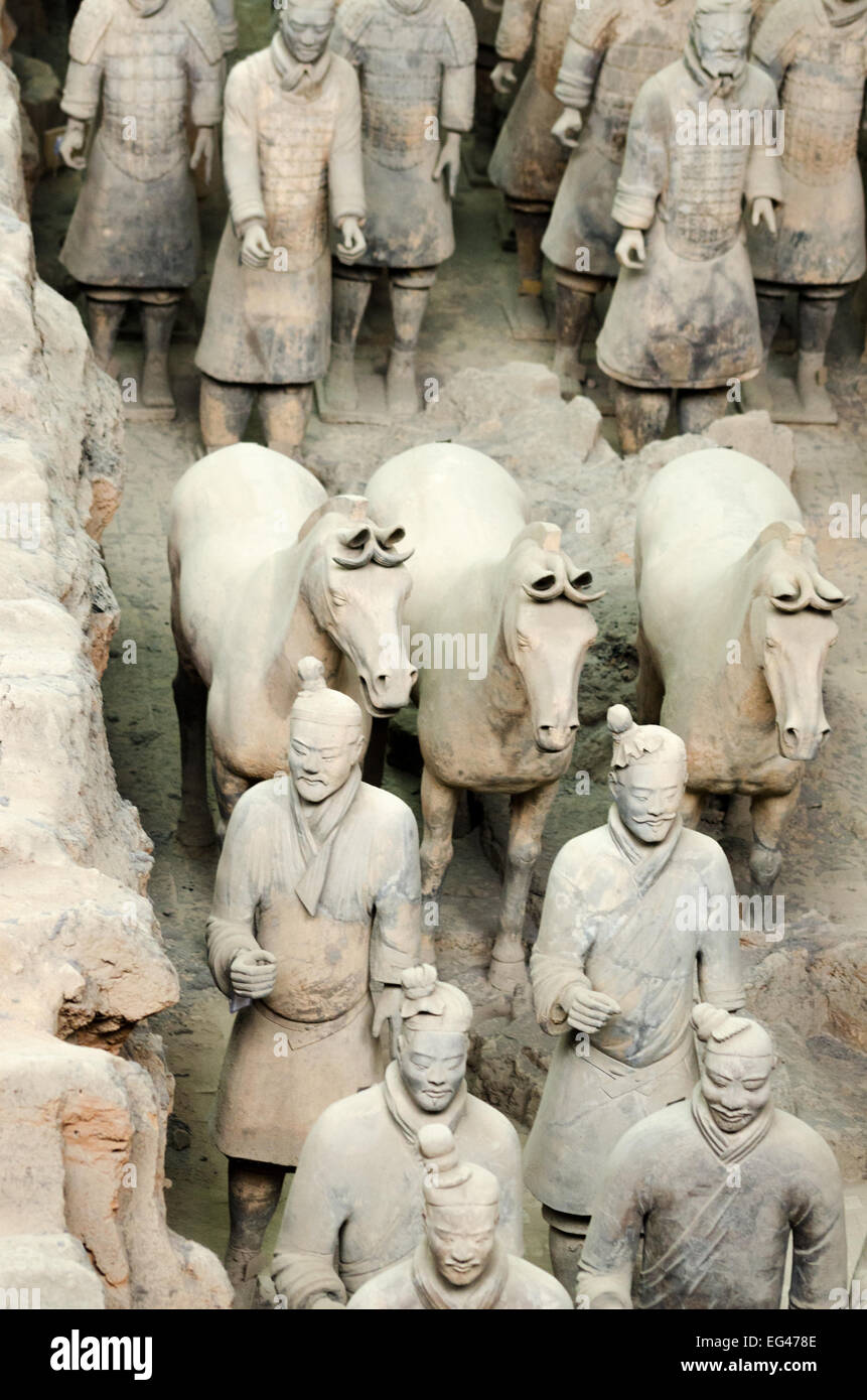 Terra-cotta Warriors in Pit 1, at the tomb of Emperor Qui Shi Huang ...
