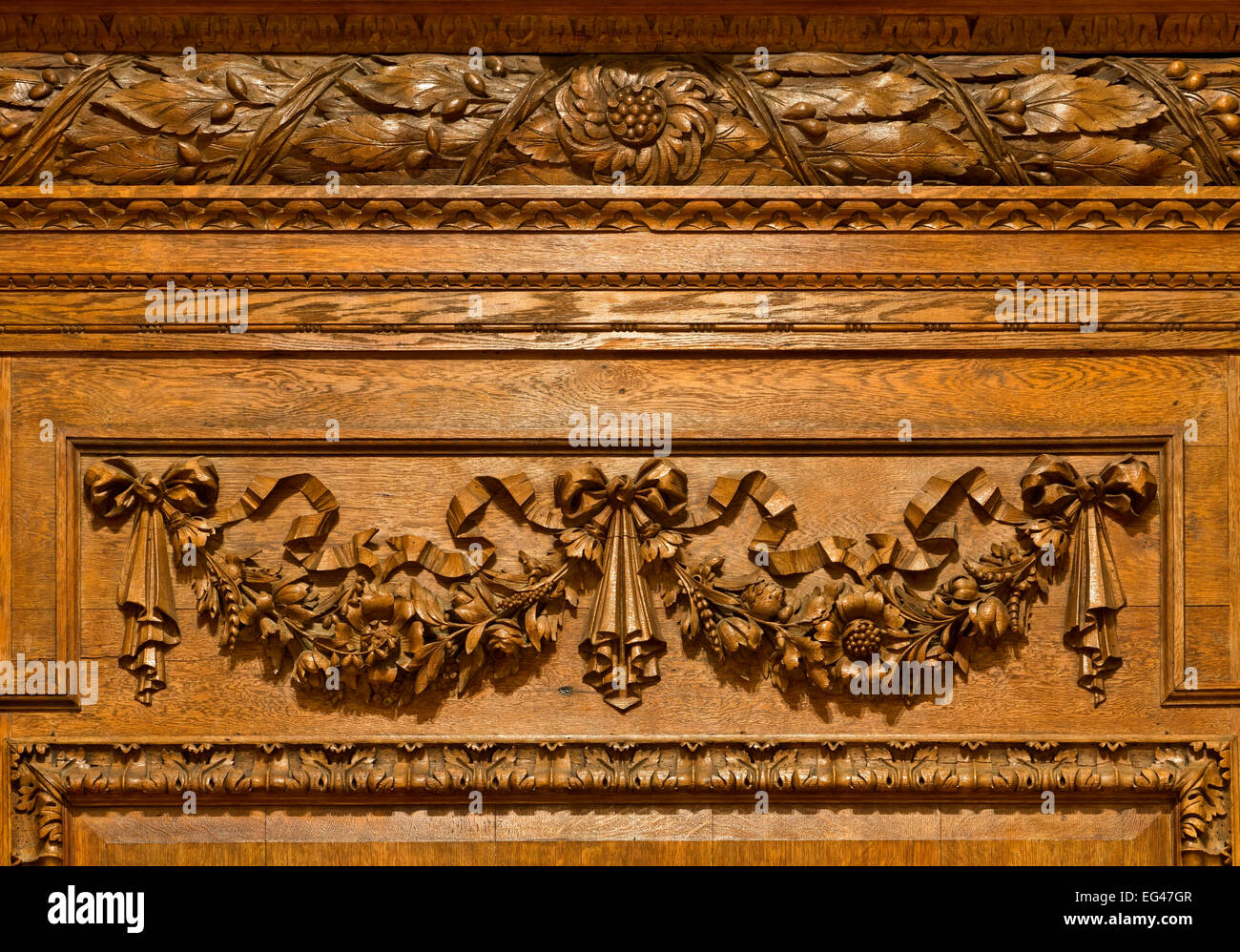 Ornate woodcarving hi-res stock photography and images - Alamy