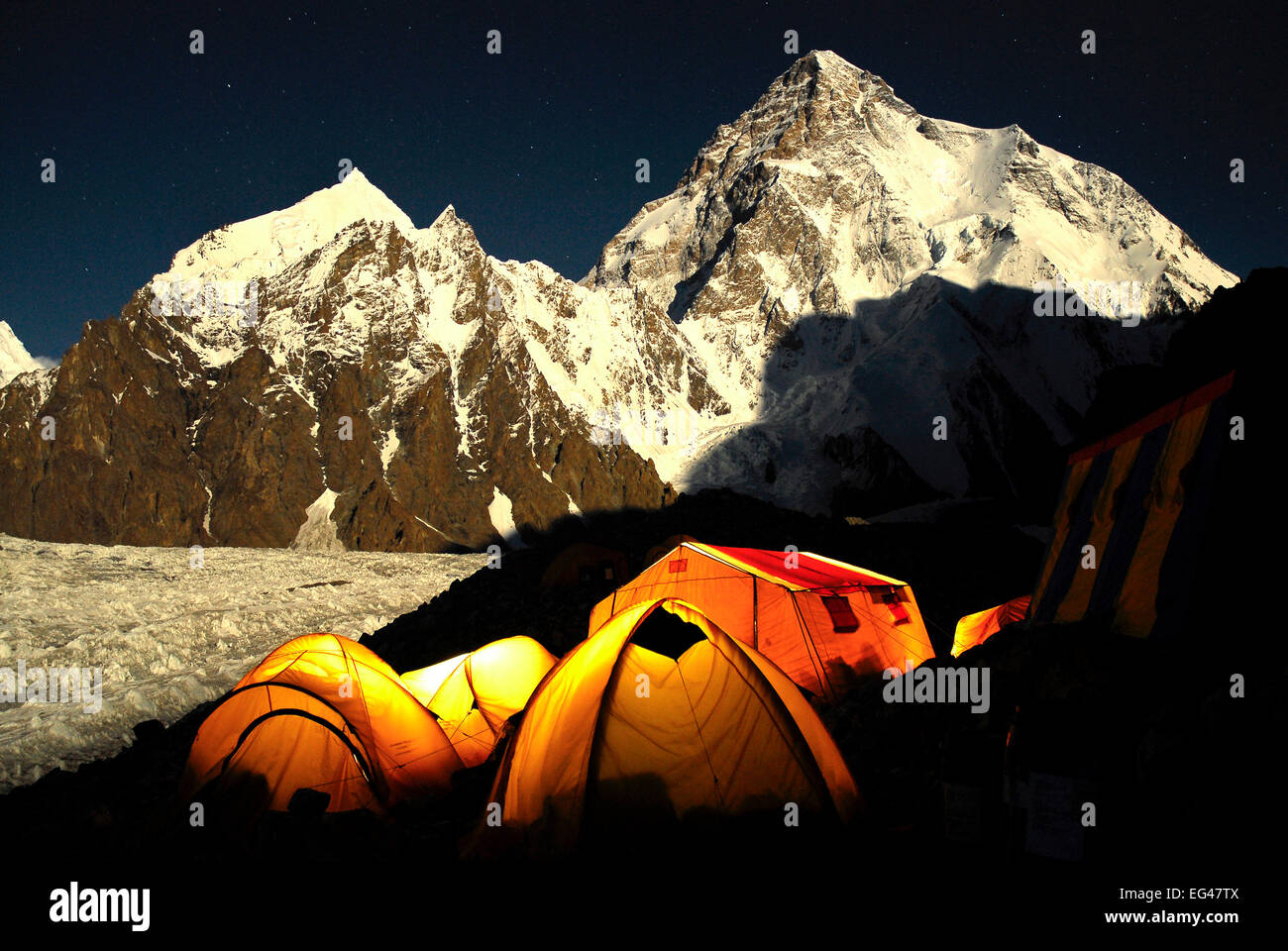 Mount godwin austen hi-res stock photography and images - Alamy