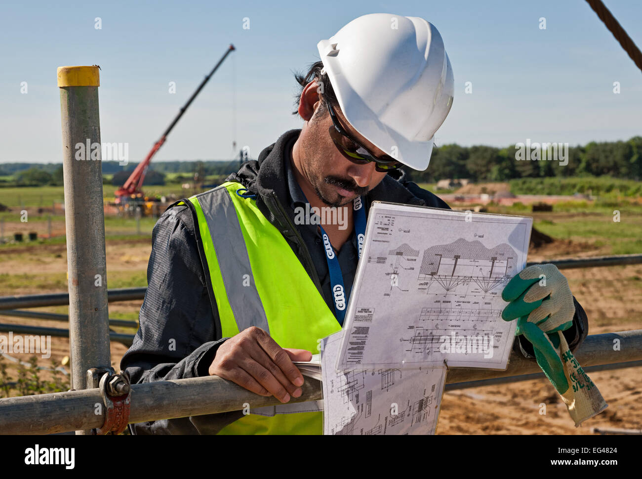 Construction site worker hi-res stock photography and images - Alamy