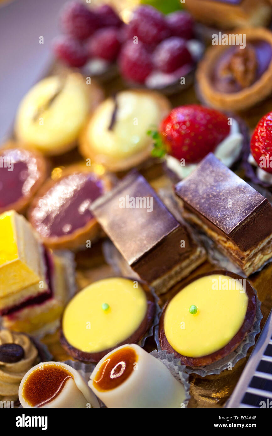 Cakes and pastries in a bakery Stock Photo - Alamy