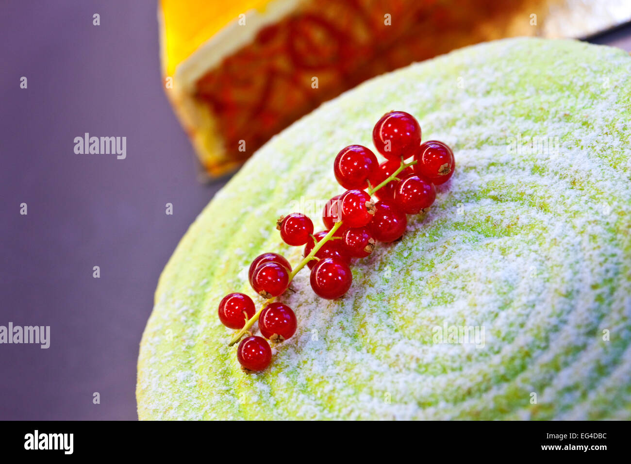 Cakes in a bakery Stock Photo - Alamy