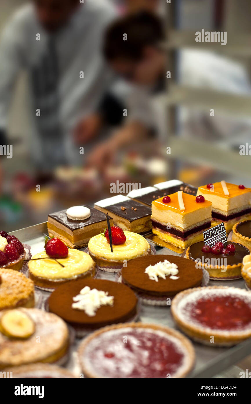 Making pastries in a bakery Stock Photo - Alamy