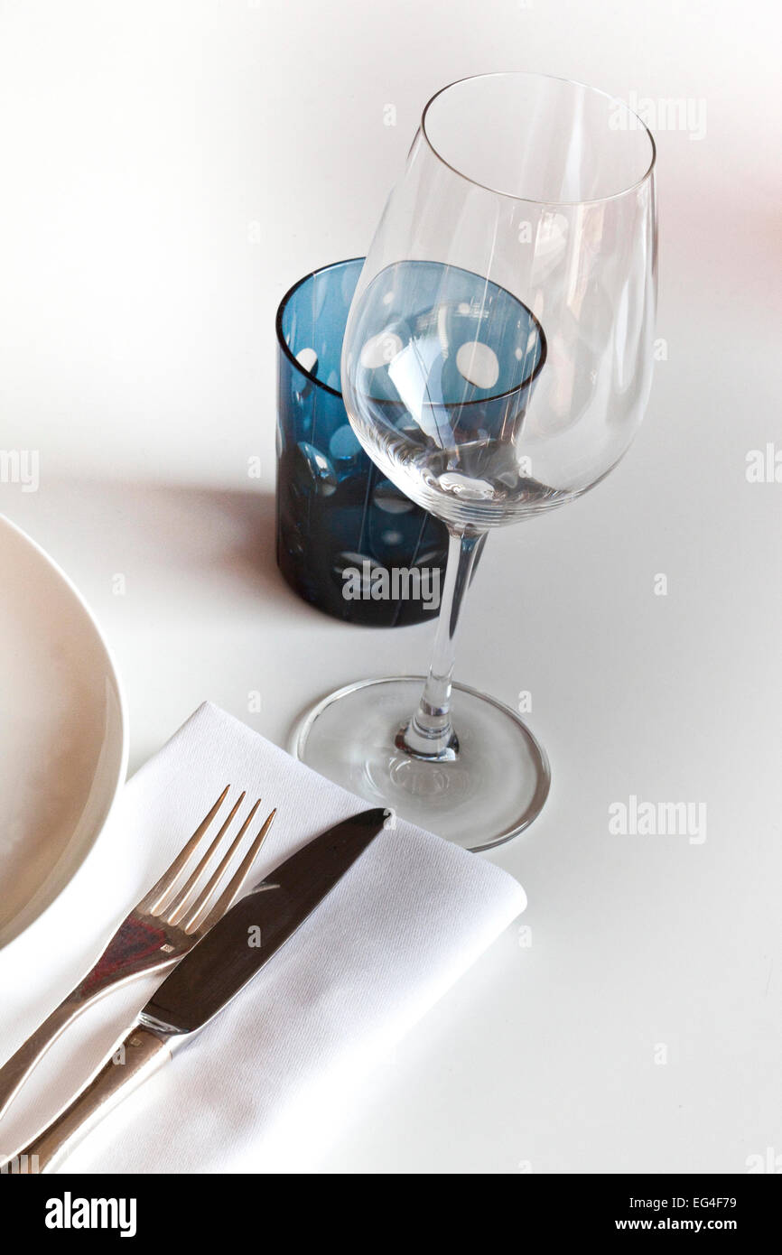 Table set up in a restaurant Stock Photo - Alamy