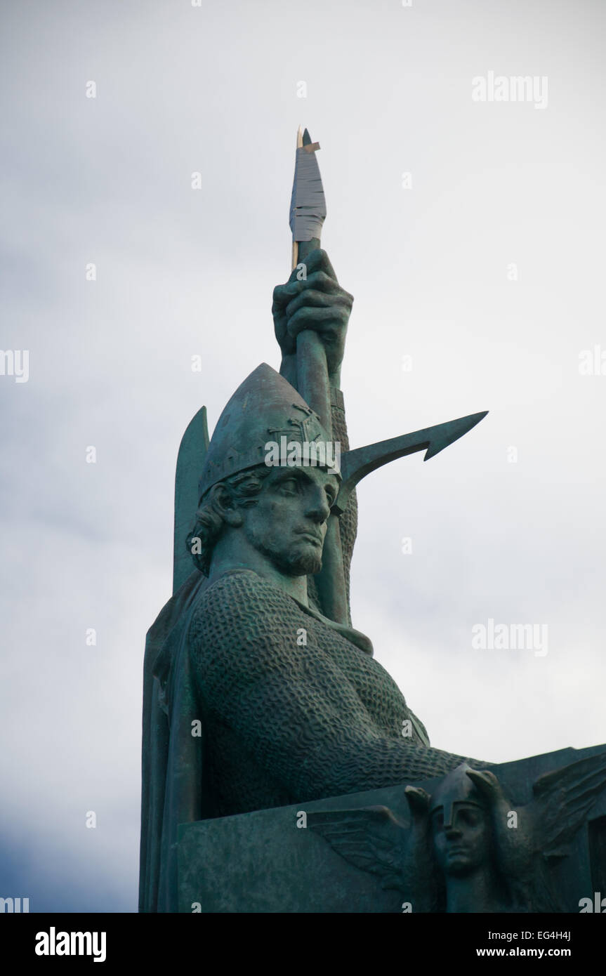 Statue of Leif Erikson, discoverer of North America, in Reykjavik ...