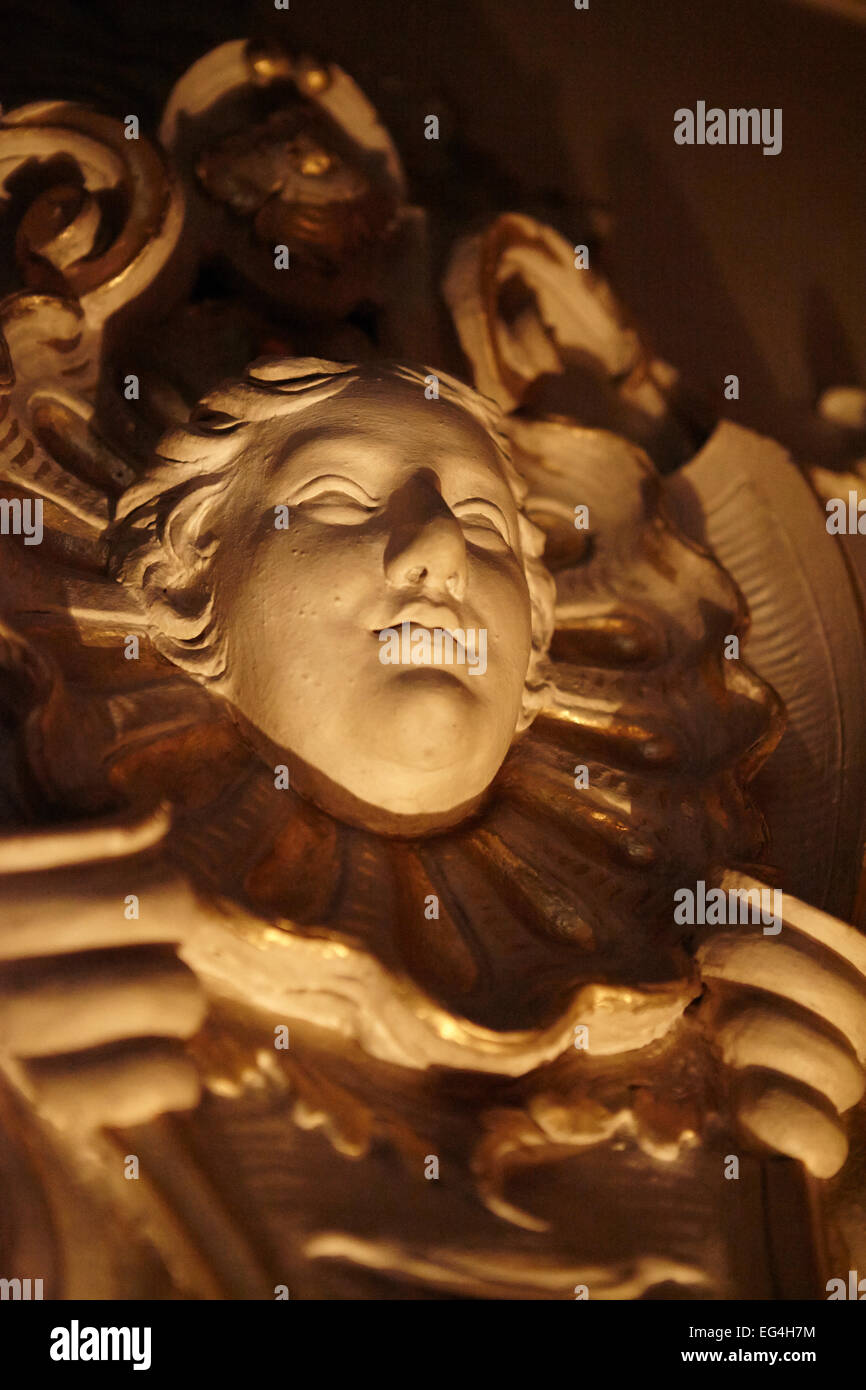 Scary statue hi-res stock photography and images - Alamy