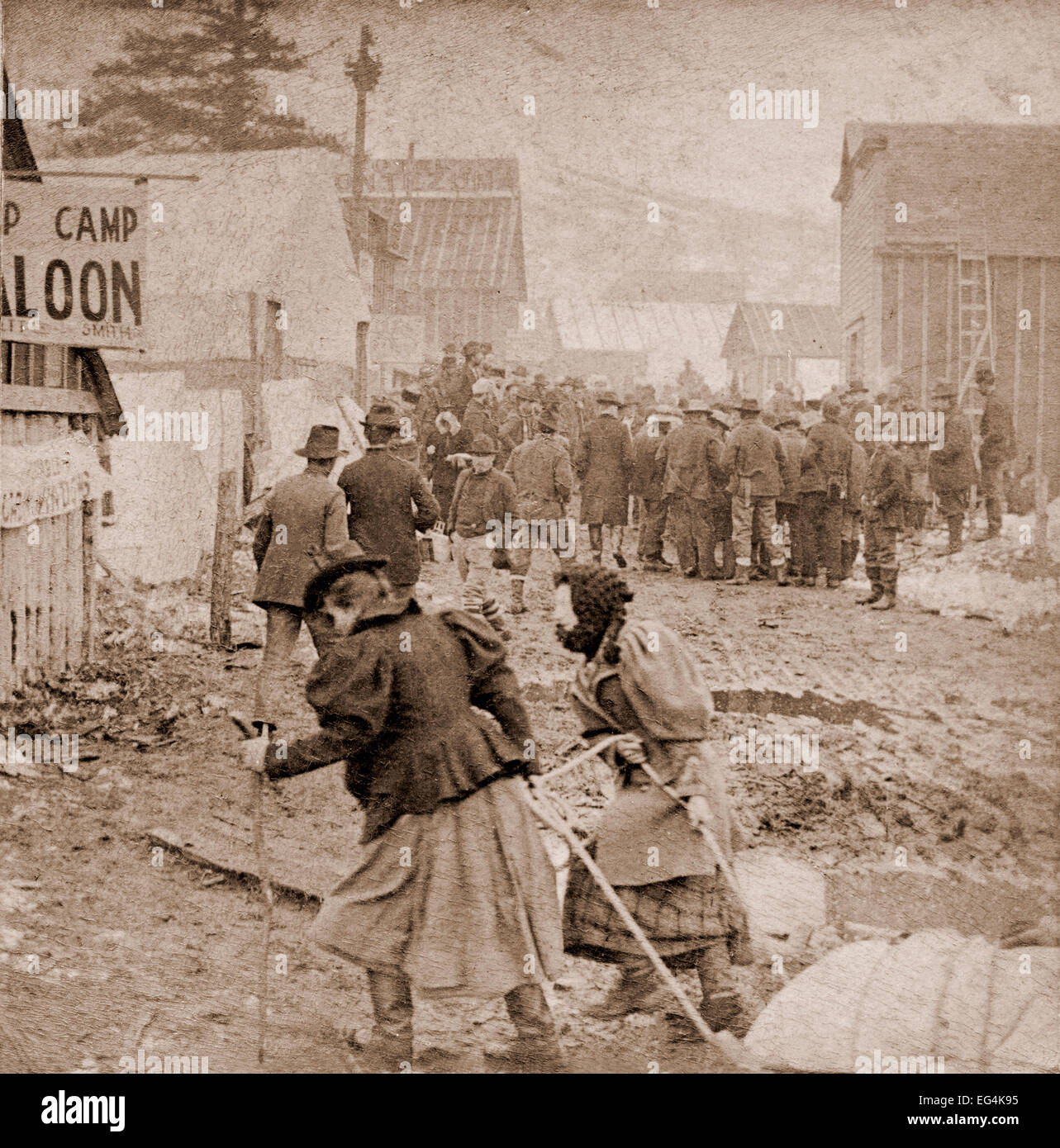 Women prospectors on their way to klondyke hi-res stock photography and ...