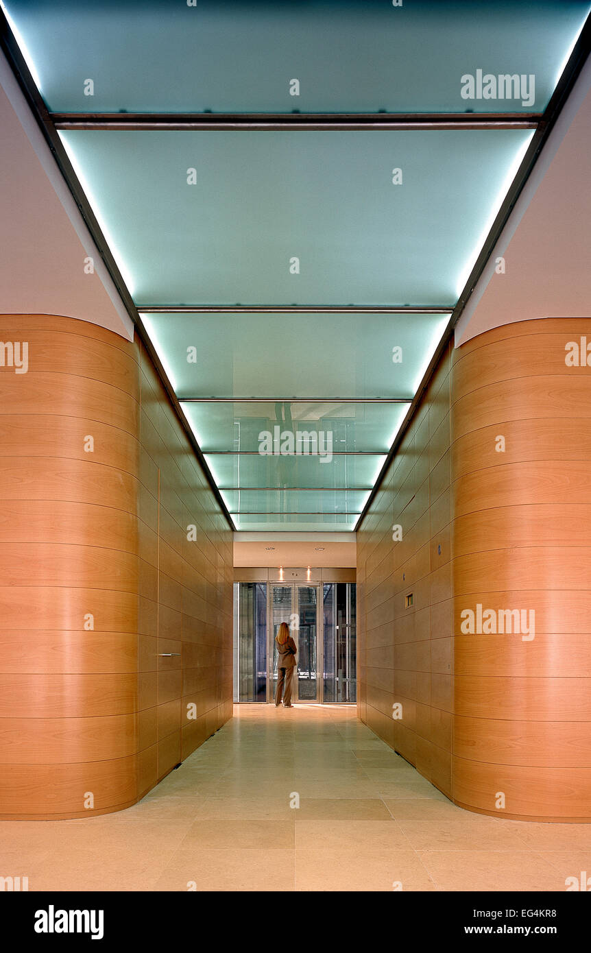 Glass lift hi-res stock photography and images - Alamy