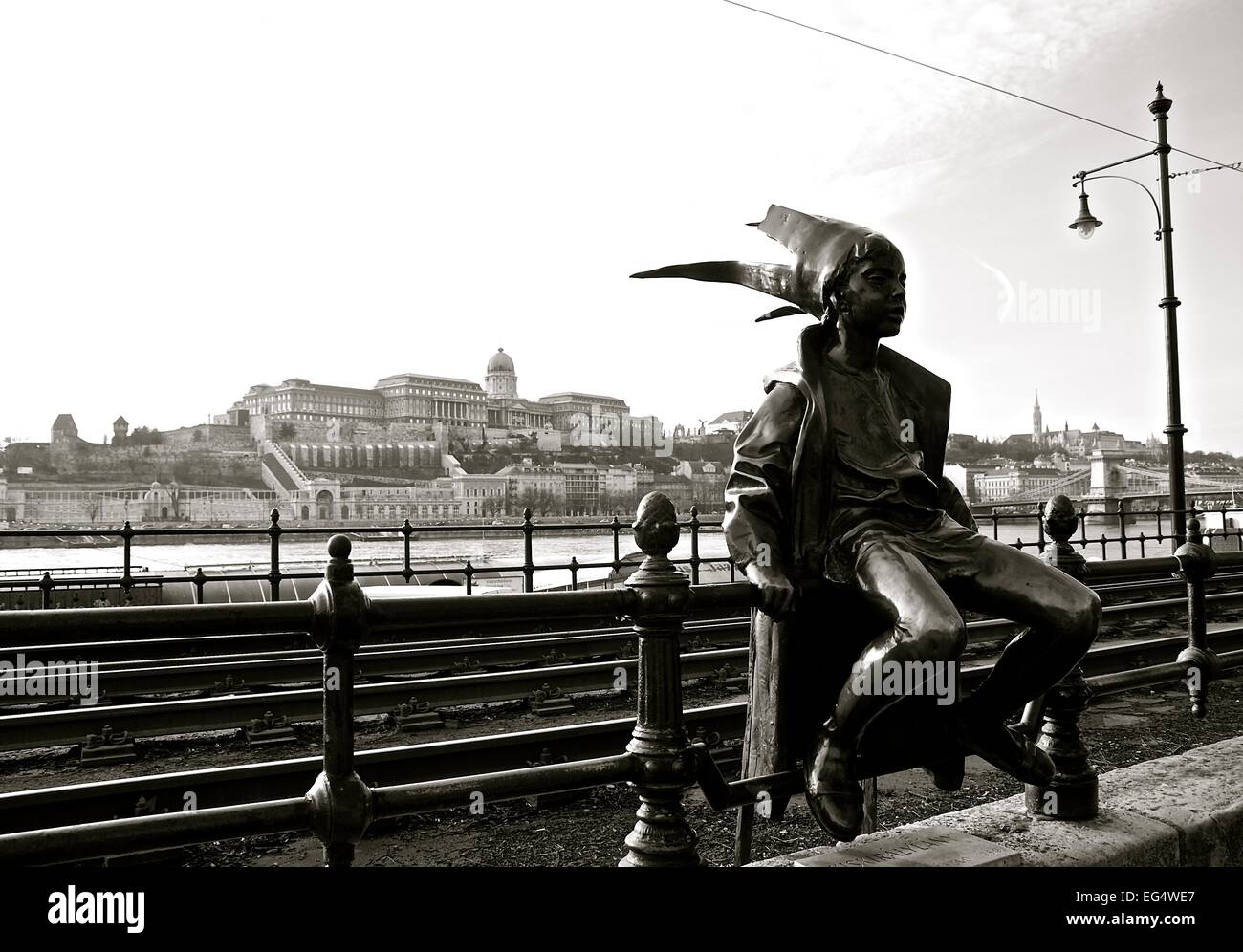 Danube statue hi-res stock photography and images - Alamy