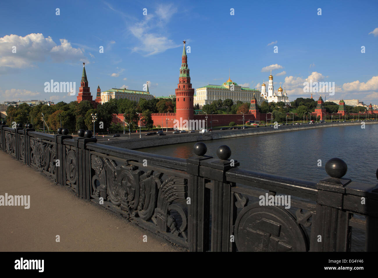 Moscow kremlin government palace hi-res stock photography and images ...