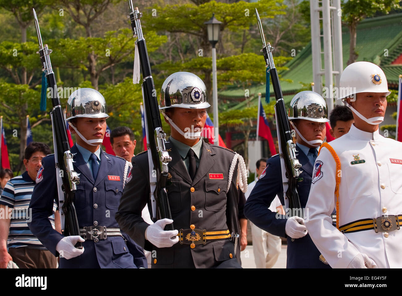 Guard at the Memorial Monument, Taipei, Taiwan, China, Asia Stock Photo ...
