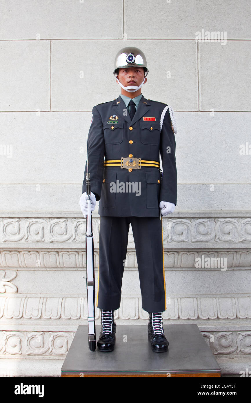 Guard at the Memorial Monument, Taipei, Taiwan, China, Asia Stock Photo ...