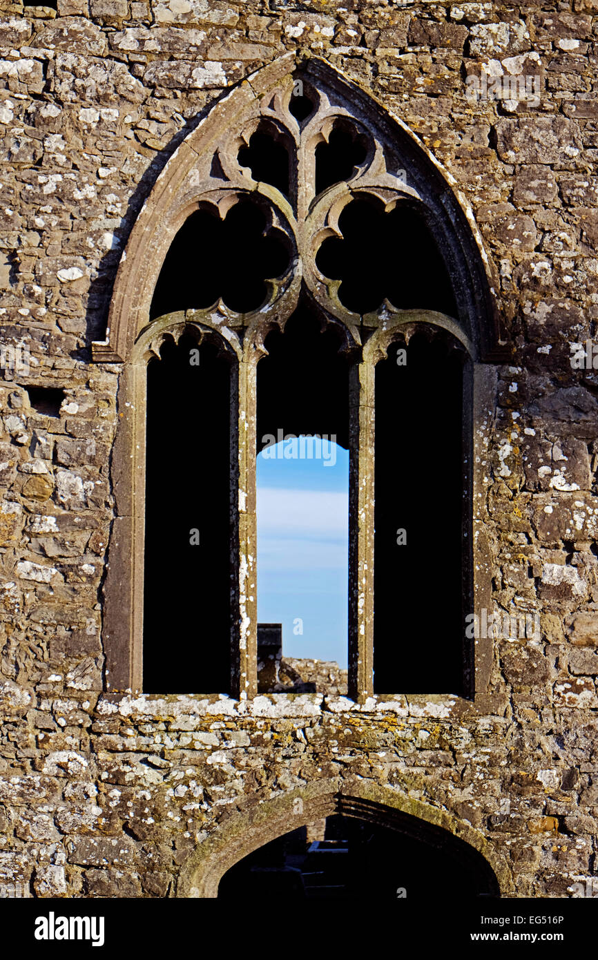 Slane Abbey Church Arched window in stone pointed Stock Photo: 78786702 ...