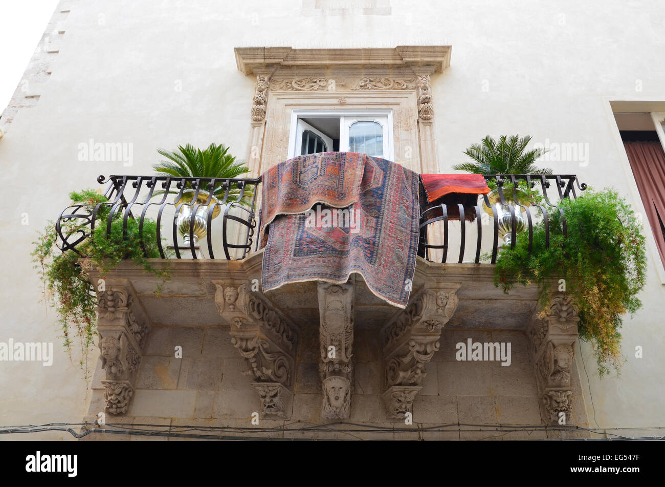 Ancient syracuse hi-res stock photography and images - Alamy