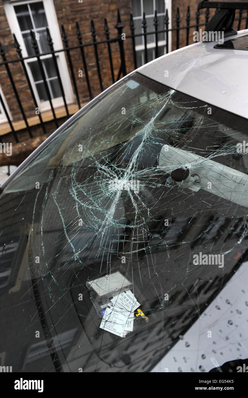 Vandallised windscreen in volkswagen polo car Stock Photo - Alamy