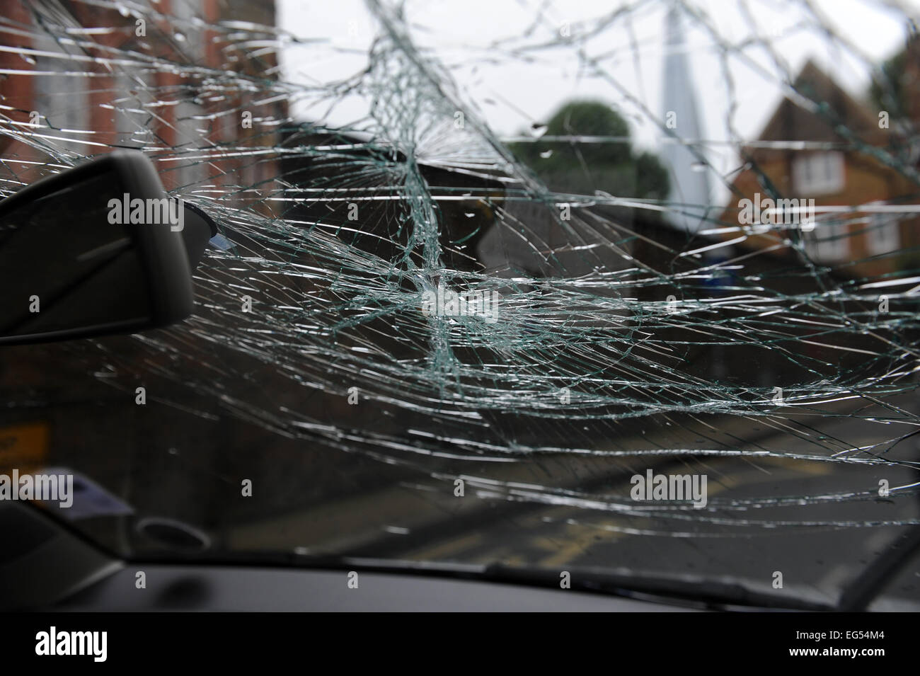 Smashed windscreen in volkswagen polo car Stock Photo - Alamy
