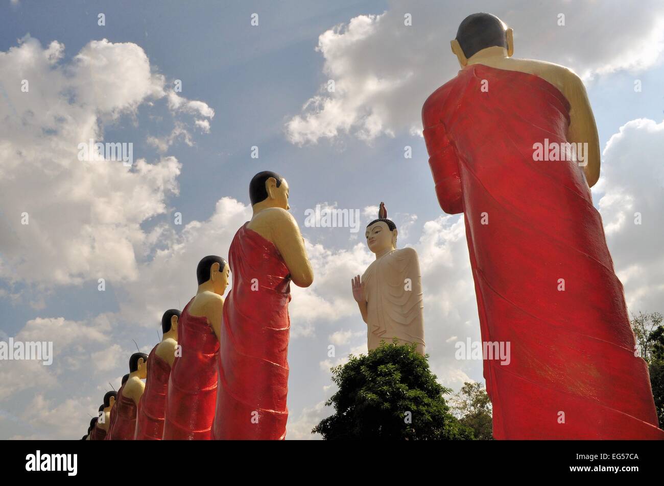 Disciples of Buddha statues at Kimbissa temple near Sigiriya Rock ...