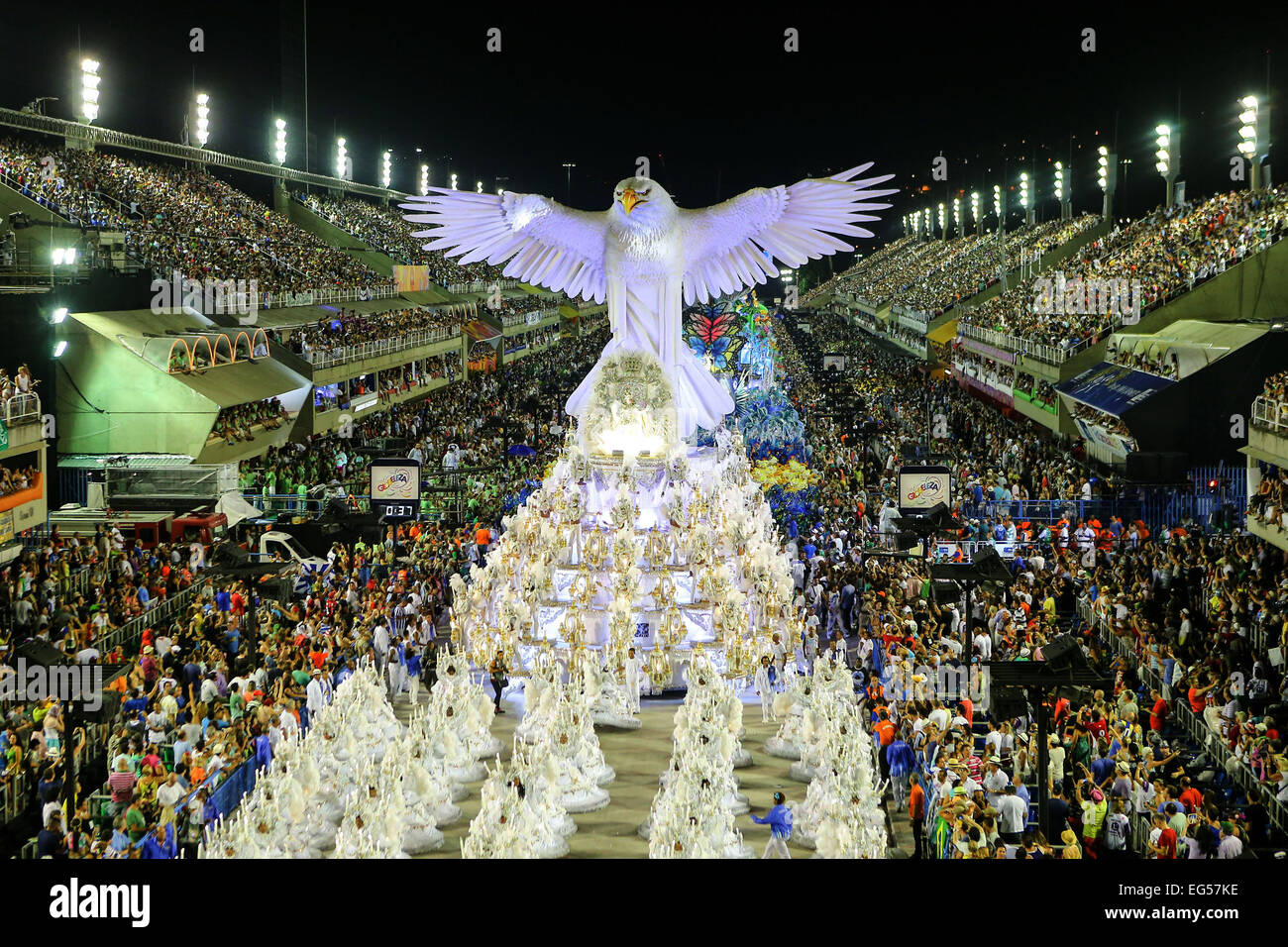 Rio De Janeiro, Brazil. 16th Feb, 2015. Revellers from "Portela" samba ...