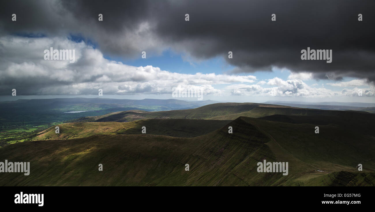 Beautiful landscape of Brecon Beacons National Park with dramatic sky ...