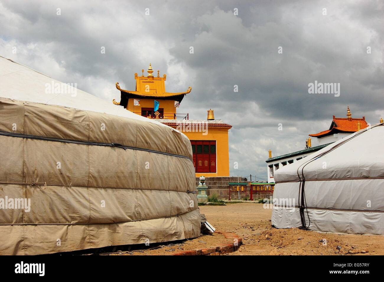 Gandantegchinlen khiid hi-res stock photography and images - Alamy