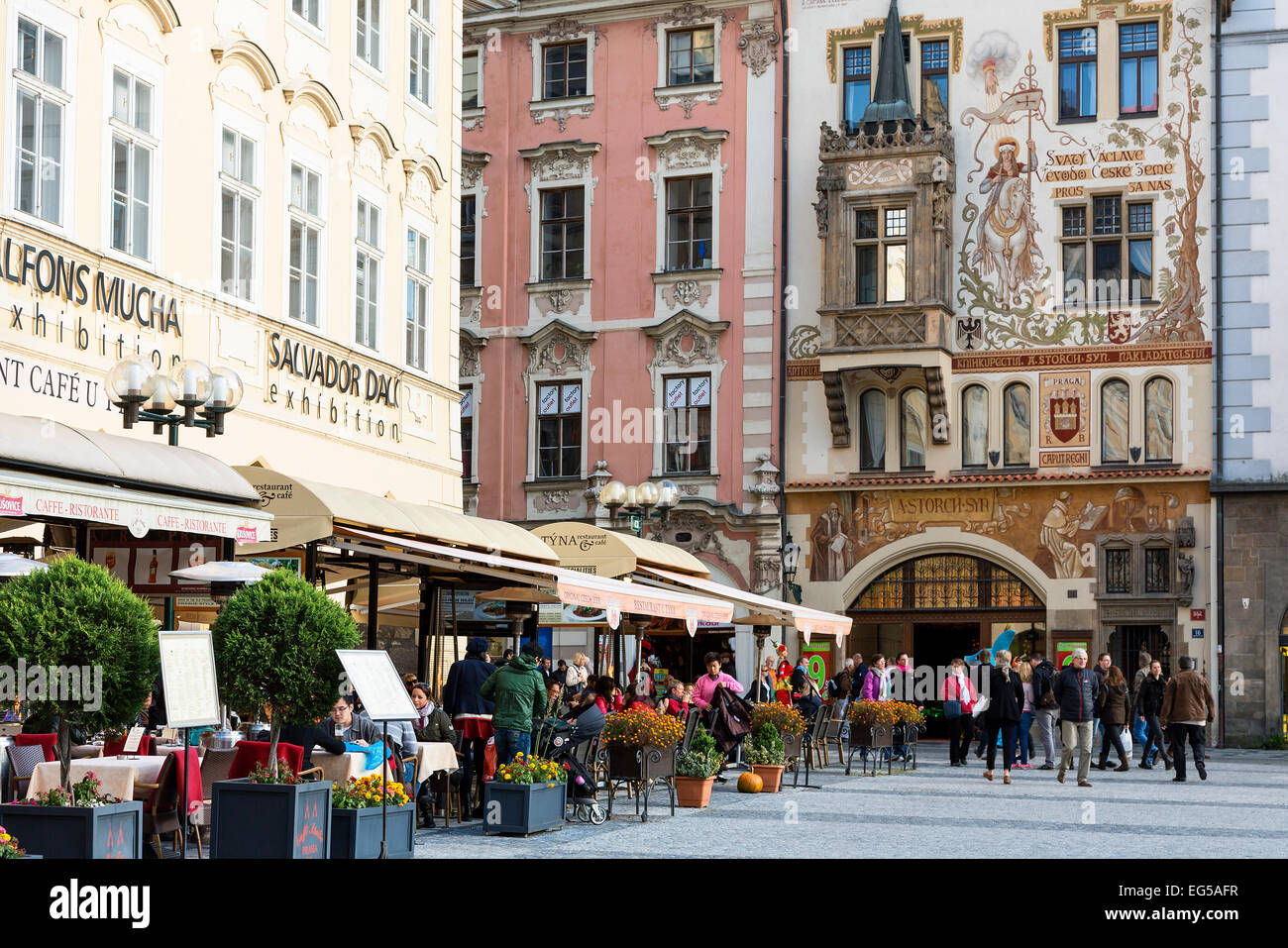 Famous town square hi-res stock photography and images - Alamy
