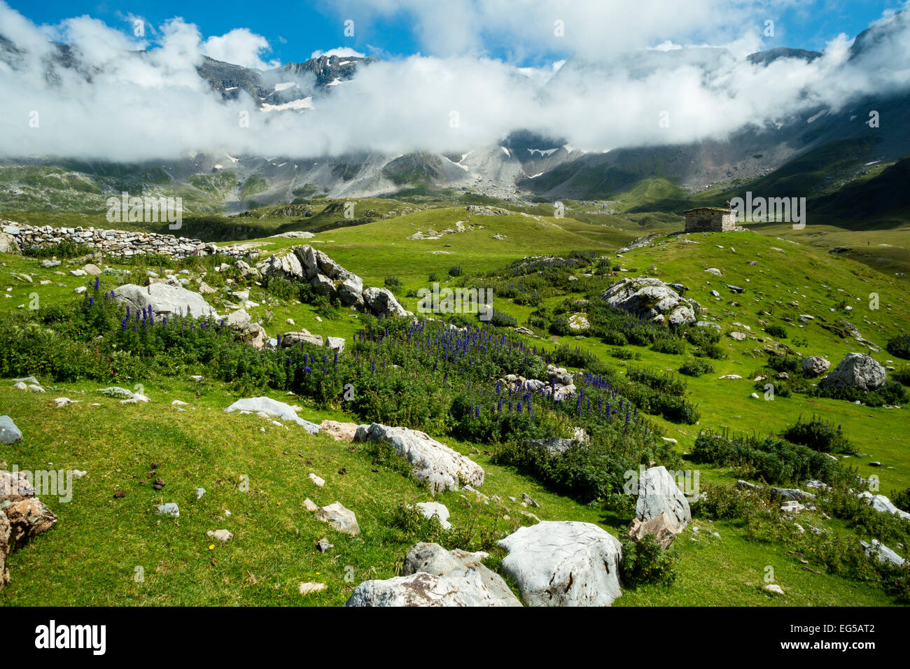 The Cirque De Troumouse,Hautes Pyrenees, Midi Pyrenees, France Stock ...