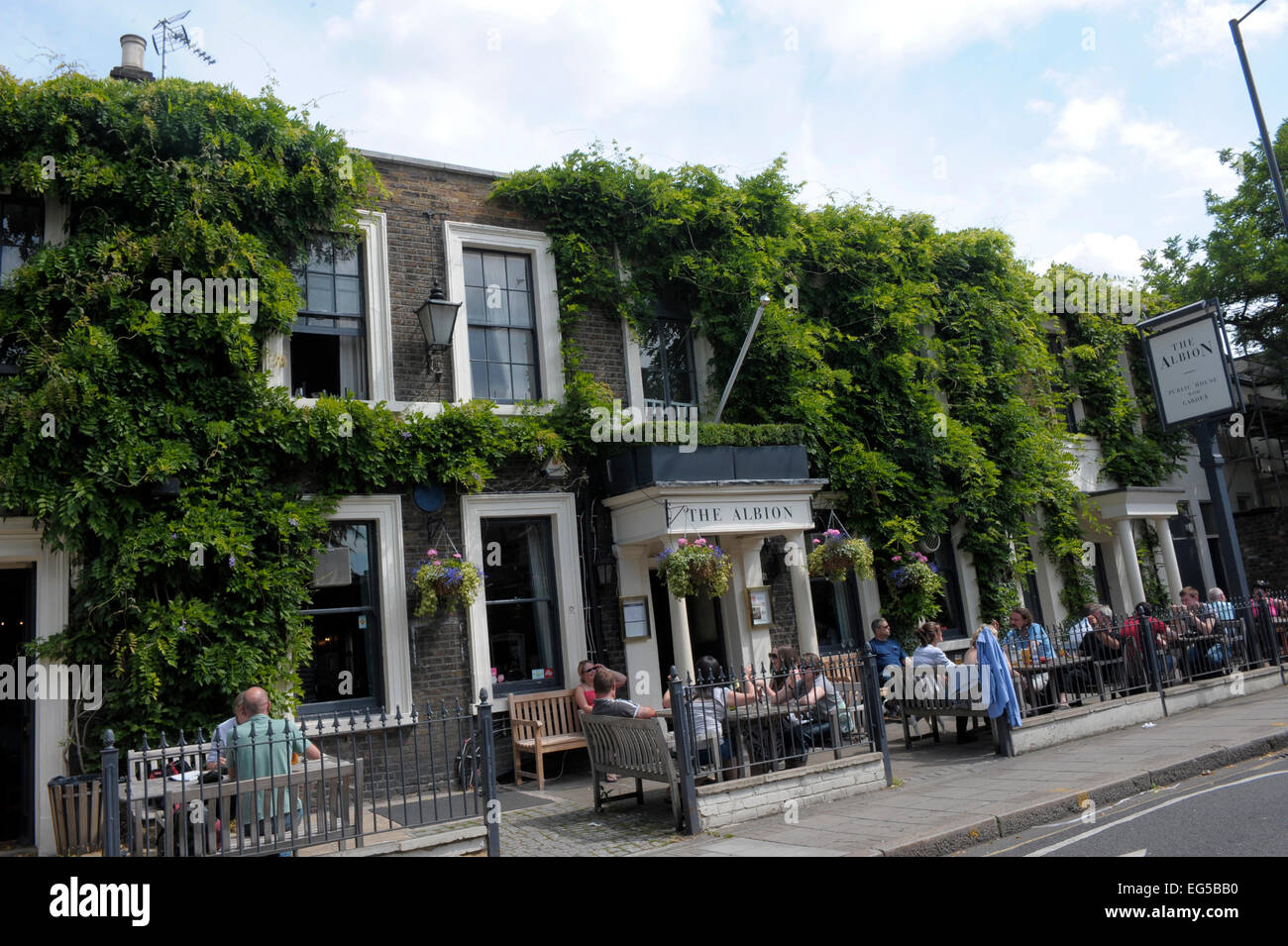 The albion pub in islington hi-res stock photography and images - Alamy