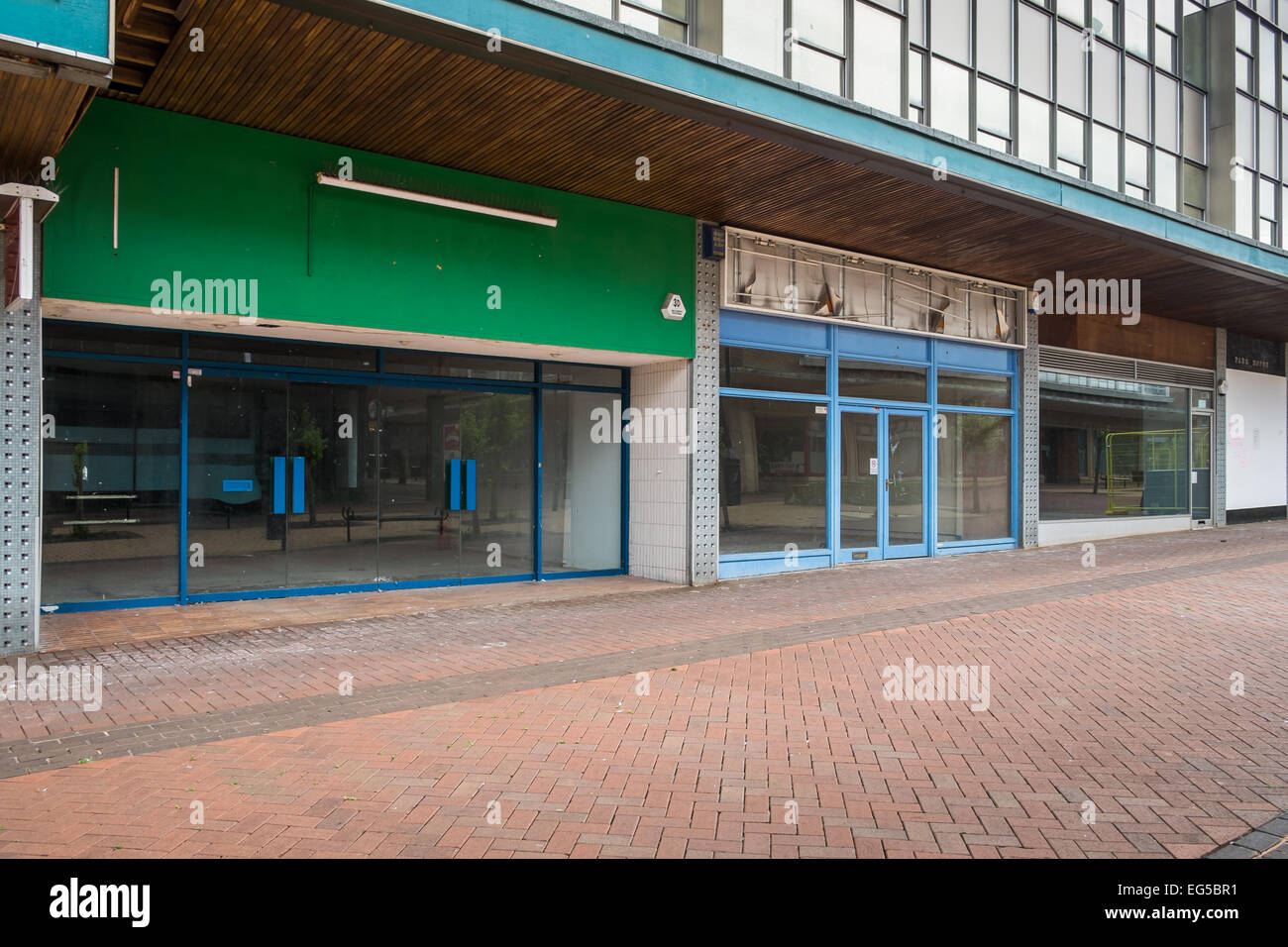BRACKNELL, UK - AUGUST 11, 2013: High street in the Berkshire town of ...