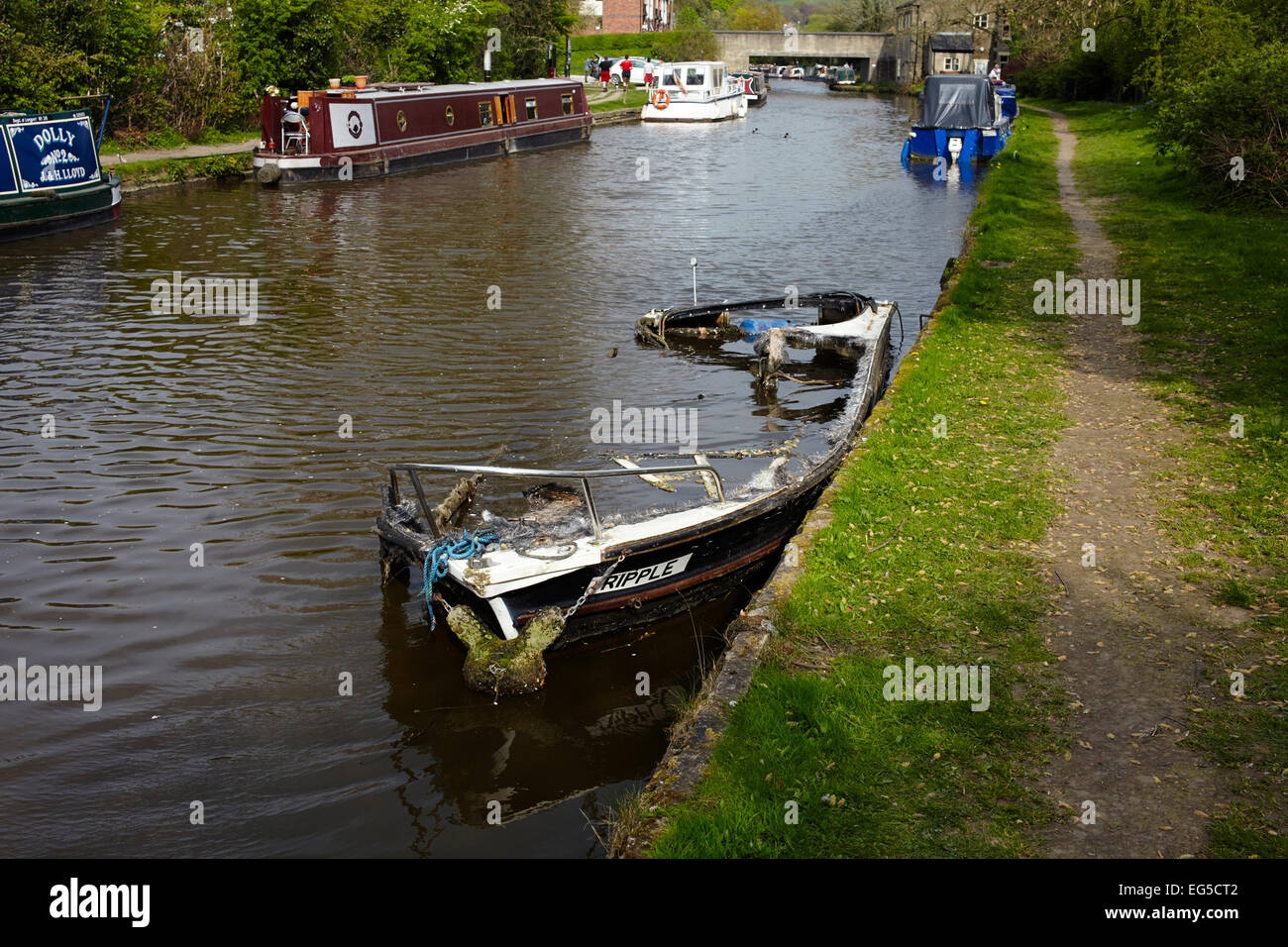 Canal boat leeds liverpool canal hi-res stock photography and images ...