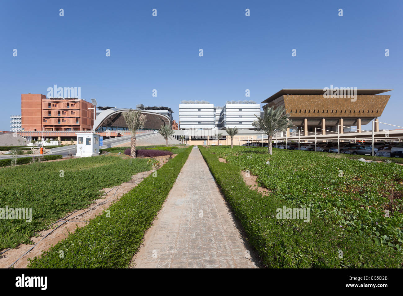 Masdar city hi-res stock photography and images - Alamy