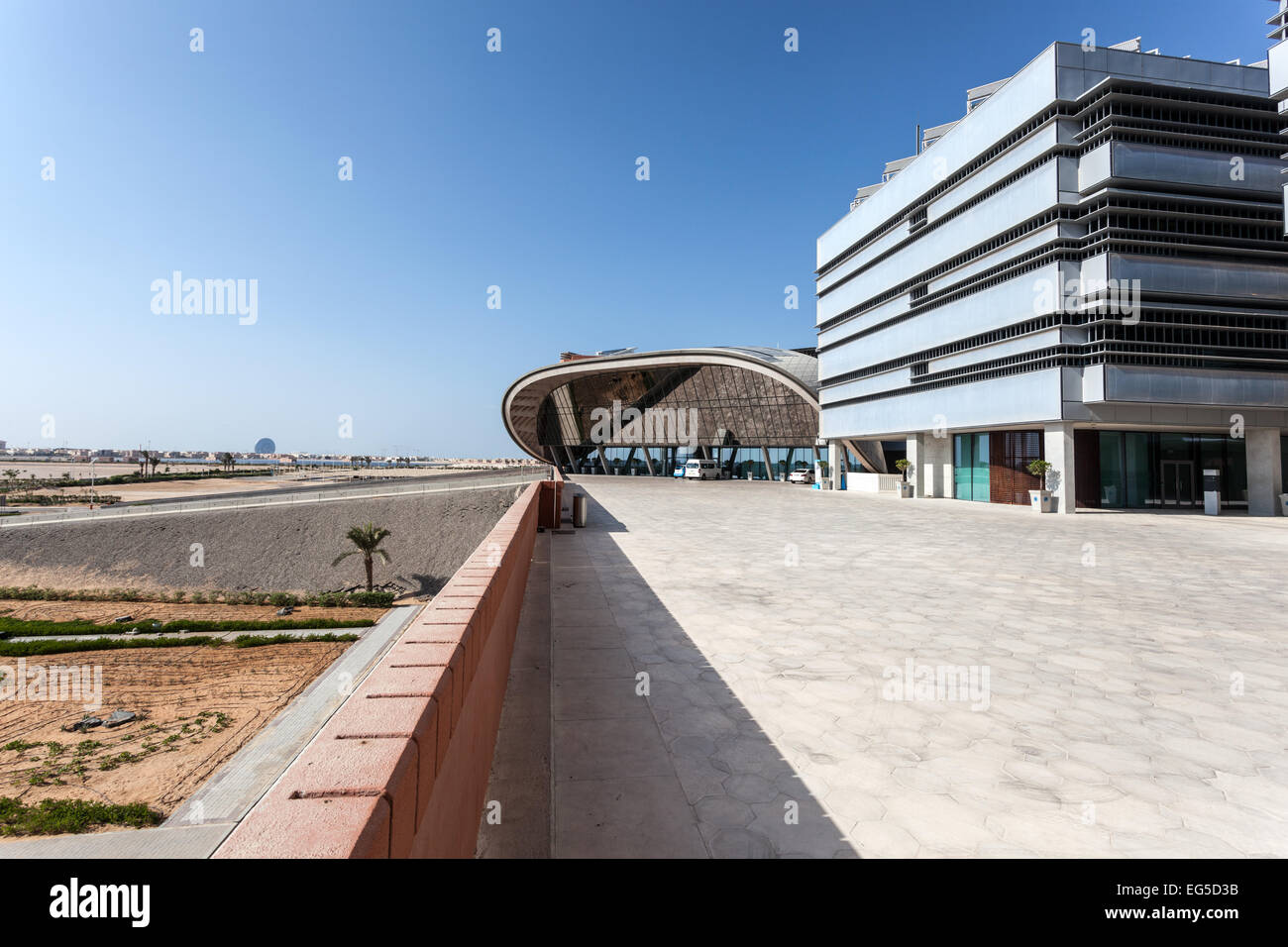 Masdar institute of science and technology hi-res stock photography and ...