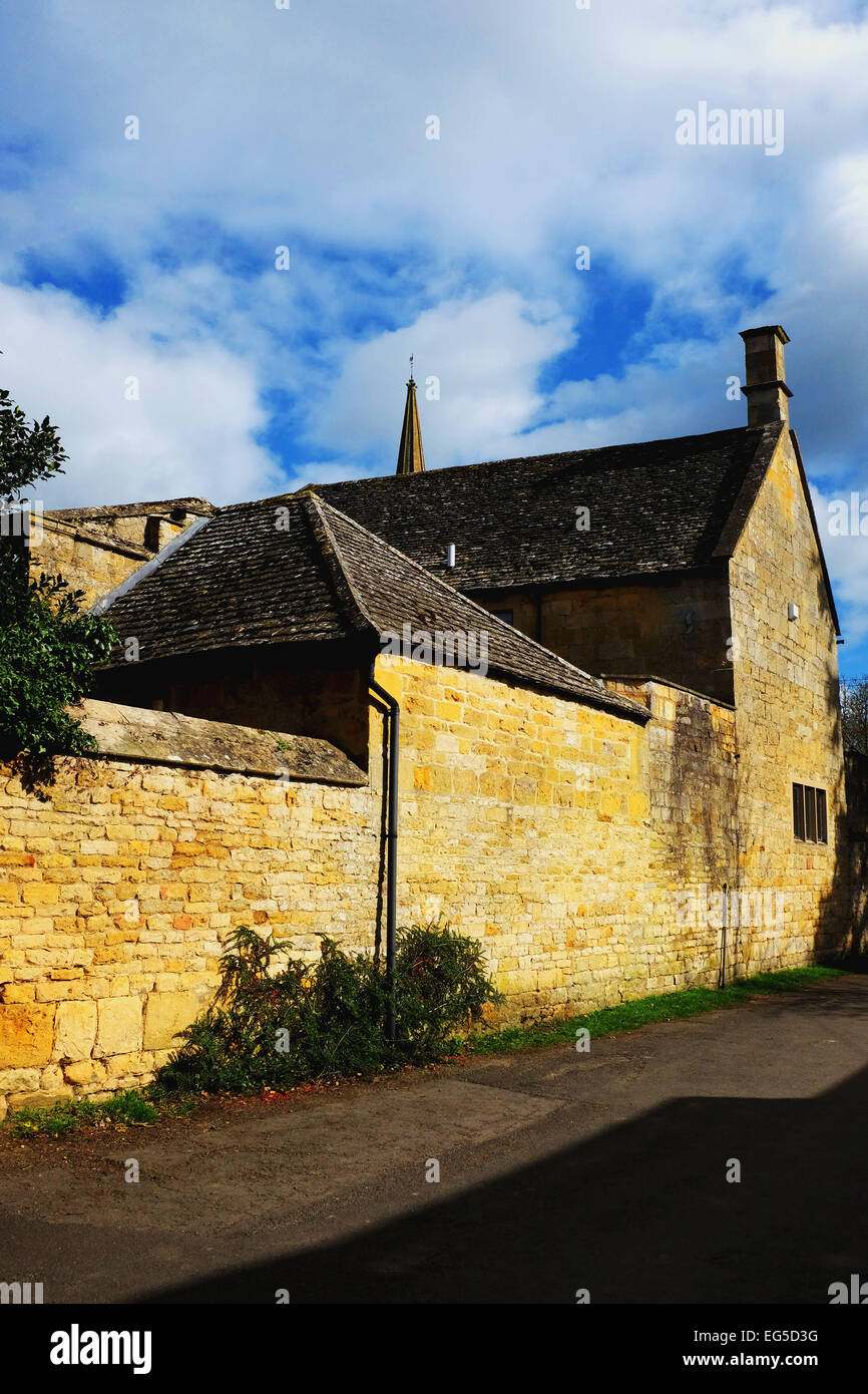 cottages cotswolds uk Stock Photo - Alamy