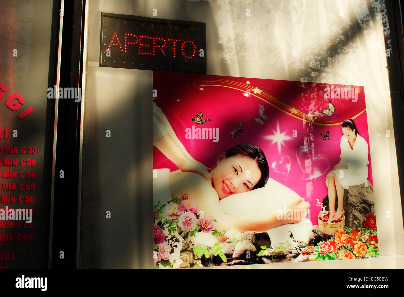 Chinese center massages shop window Stock Photo - Alamy