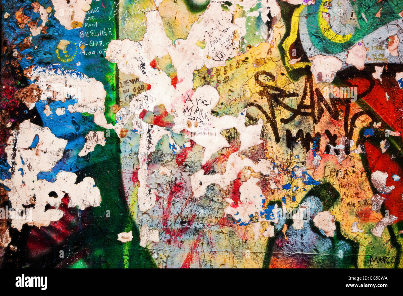 Part of Berlin Wall with grunge graffiti. Potsdamer Platz, Berlin ...