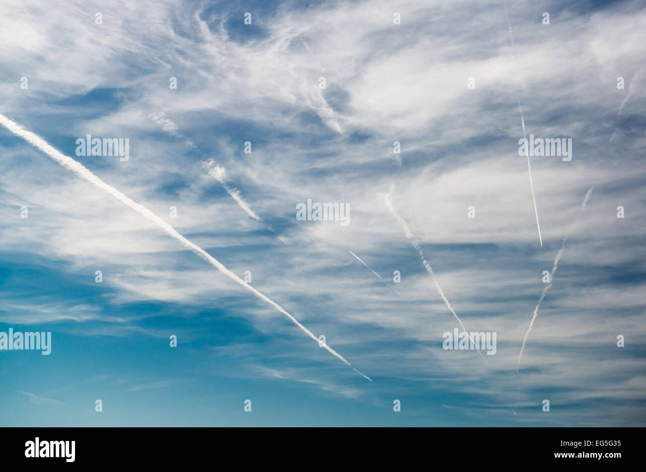 White airplane with blue stripes hi-res stock photography and images ...