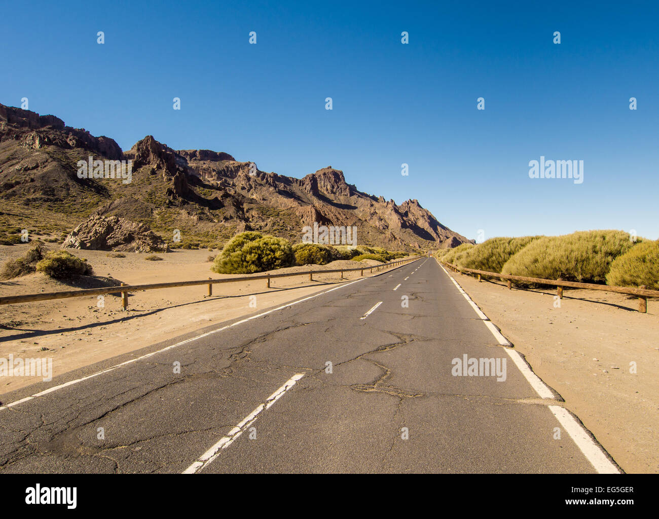 Road volcano hi-res stock photography and images - Alamy