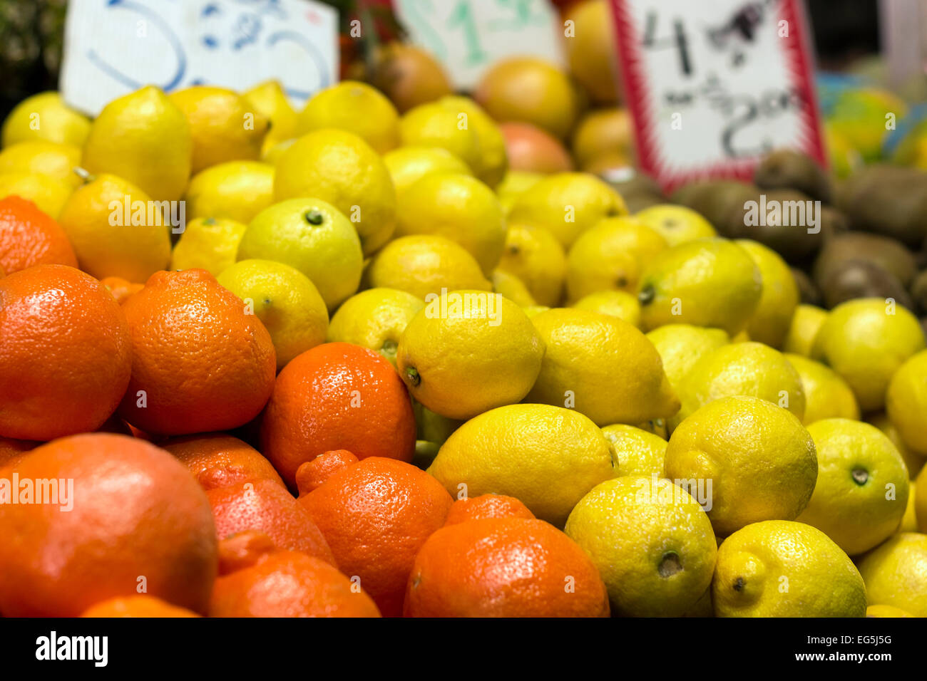 Fresh fruits hi-res stock photography and images - Alamy