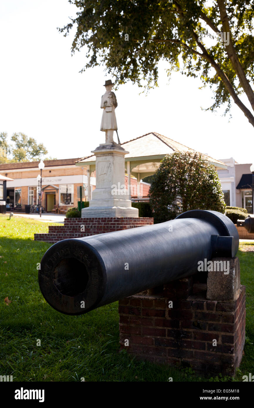 Cannon in Confederate Park Fort Mill South Carolina USA Stock Photo - Alamy
