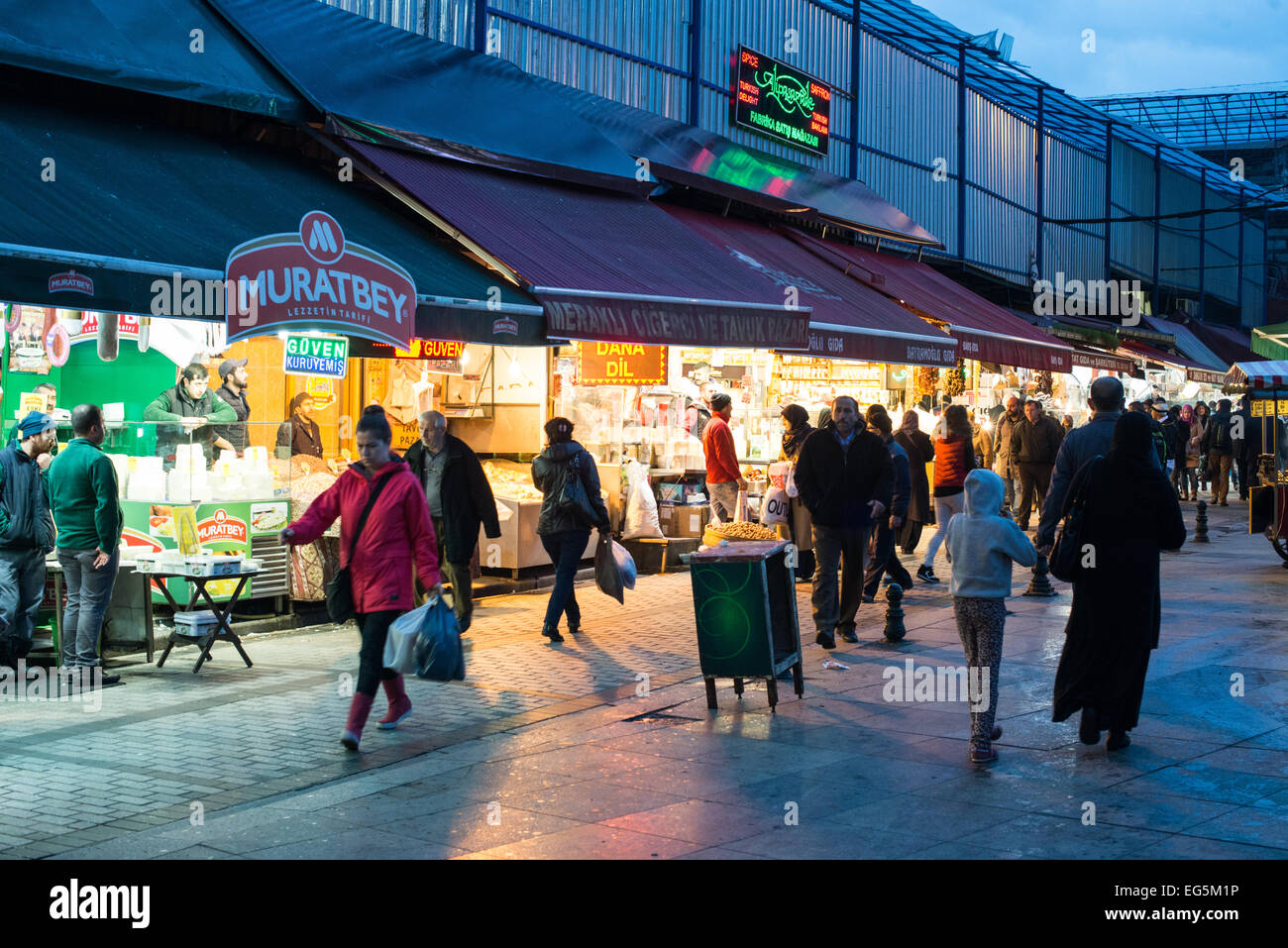 Istanbuls spice market hi-res stock photography and images - Alamy