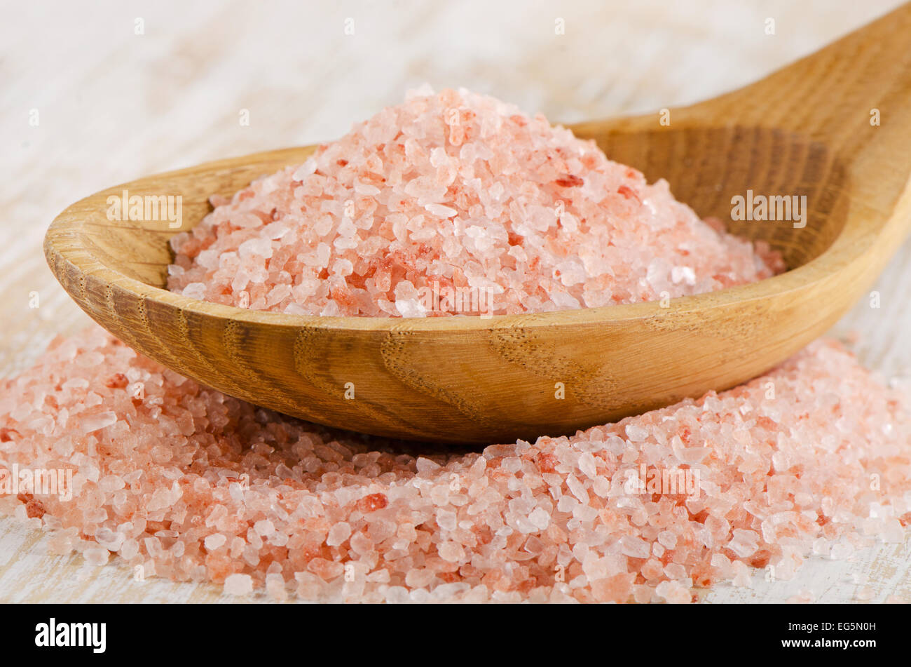 Pink himalayan salt crystal hi-res stock photography and images - Alamy
