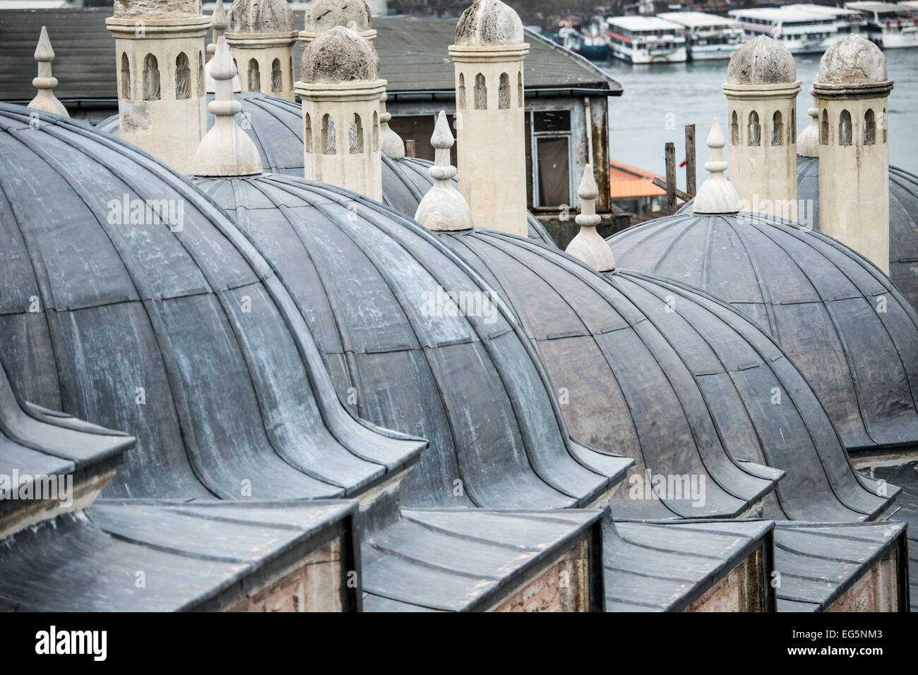 Citys rooftops hi-res stock photography and images - Alamy