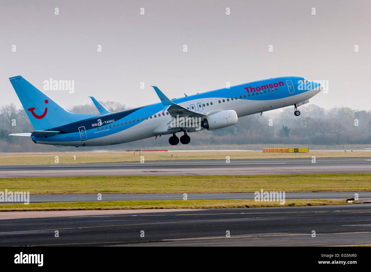Boeing 737 800 thomson hi-res stock photography and images - Alamy