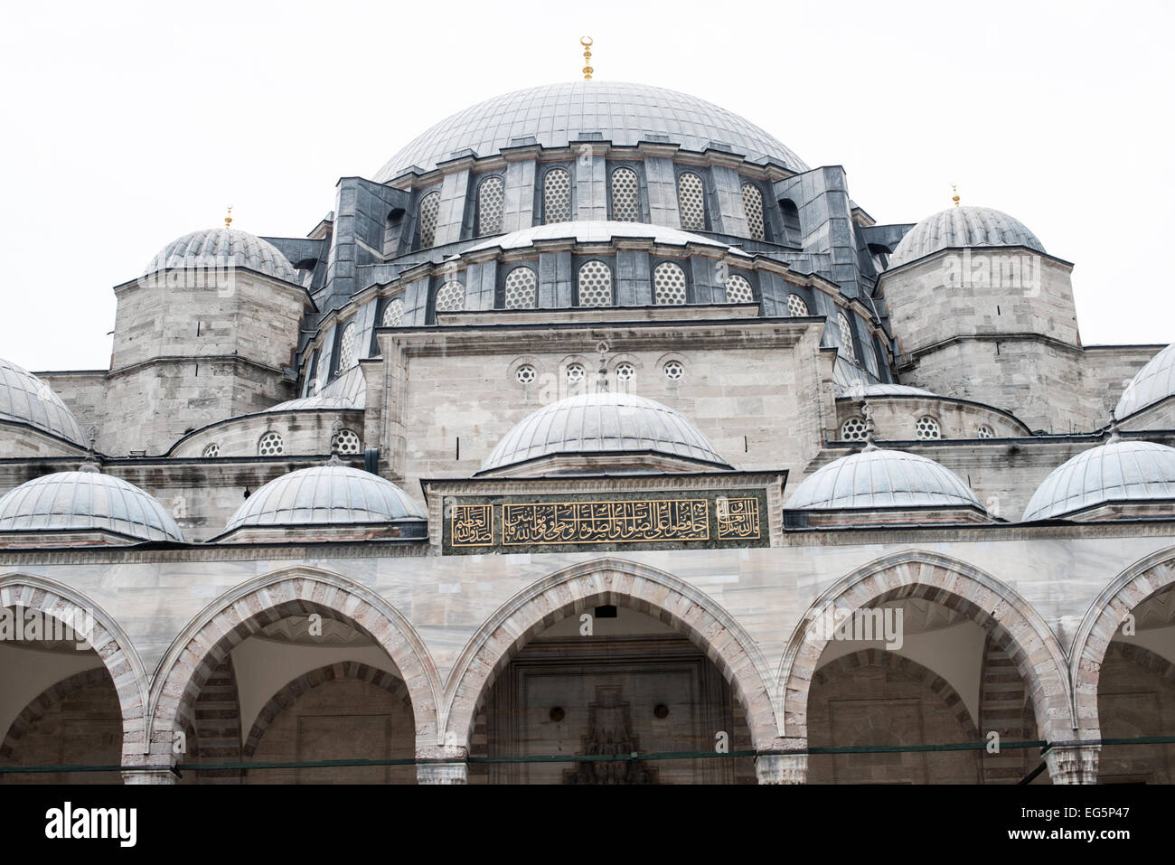Arches suleymaniye mosque courtyard hi-res stock photography and images ...