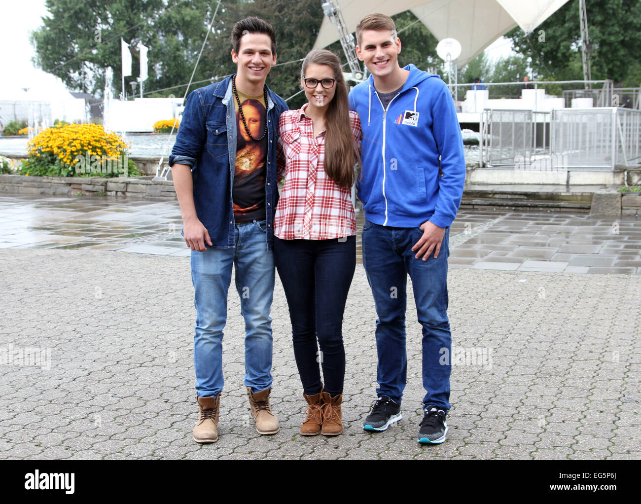 The cast of new MTV web series MTV Music WG posing for pictures at ...