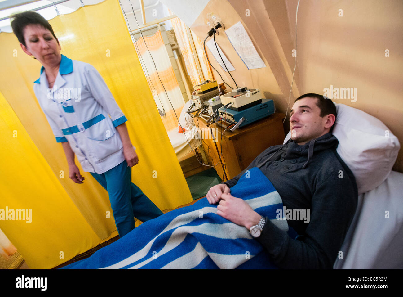 ATO soldier getting treatment in physiotherapy ward in Military ...
